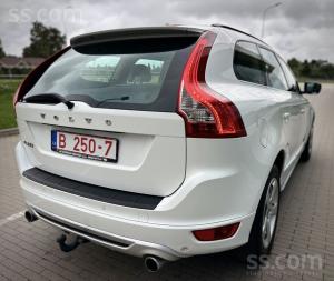 White Volvo XC60 2011 in Rezekne, with an engine capacity of 2.40 L and mileage of 336 thousand km for 9990 €, photo 8 on AUTOMOTO.COM.LV