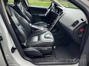 White Volvo XC60 2011 in Rezekne, with an engine capacity of 2.40 L and mileage of 336 thousand km for 9990 €, photo 15 on AUTOMOTO.COM.LV