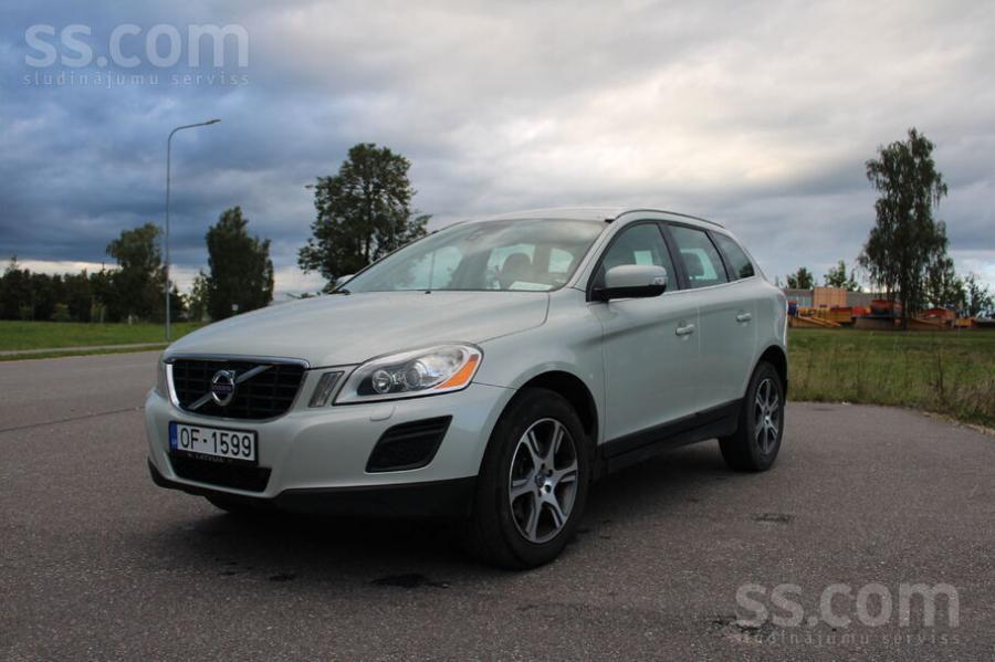 White Volvo XC60 2011 in Riga, with an engine capacity of 2.00 L and mileage of 207 thousand km for 10250 €, photo 1 on AUTOMOTO.COM.LV
