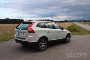 White Volvo XC60 2011 in Riga, with an engine capacity of 2.00 L and mileage of 207 thousand km for 10250 €, photo 6 on AUTOMOTO.COM.LV