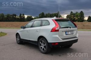 White Volvo XC60 2011 in Riga, with an engine capacity of 2.00 L and mileage of 207 thousand km for 10250 €, photo 14 on AUTOMOTO.COM.LV