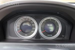 White Volvo XC60 2011 in Riga, with an engine capacity of 2.00 L and mileage of 207 thousand km for 10250 €, photo 17 on AUTOMOTO.COM.LV