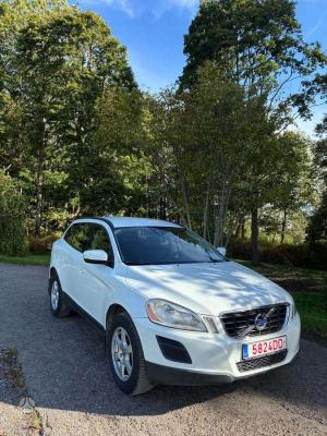 Balts Volvo XC60 2011 Panevēža, ar dzinēja tilpumu 1.98 L un nobraukumu 298 tūkst. km par 6300 €, foto 3 vietnē AUTOMOTO.COM.LV
