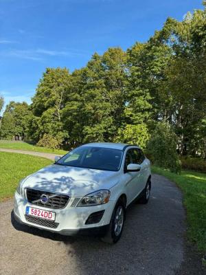 Balts Volvo XC60 2011 Panevēža, ar dzinēja tilpumu 1.98 L un nobraukumu 298 tūkst. km par 6300 €, foto 4 vietnē AUTOMOTO.COM.LV