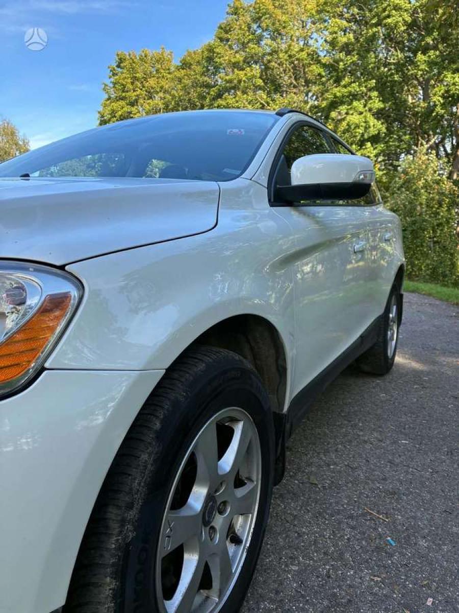 Balts Volvo XC60 2011 Panevēža, ar dzinēja tilpumu 1.98 L un nobraukumu 298 tūkst. km par 6300 €, foto 6 vietnē AUTOMOTO.COM.LV