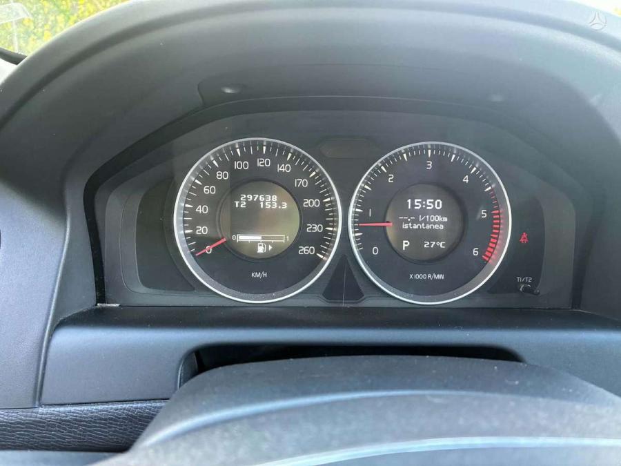 Balts Volvo XC60 2011 Panevēža, ar dzinēja tilpumu 1.98 L un nobraukumu 298 tūkst. km par 6300 €, foto 8 vietnē AUTOMOTO.COM.LV