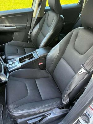 Balts Volvo XC60 2011 Panevēža, ar dzinēja tilpumu 1.98 L un nobraukumu 298 tūkst. km par 6300 €, foto 10 vietnē AUTOMOTO.COM.LV