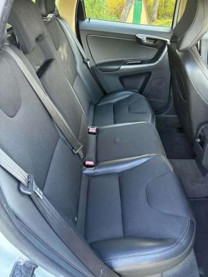 Balts Volvo XC60 2011 Panevēža, ar dzinēja tilpumu 1.98 L un nobraukumu 298 tūkst. km par 6300 €, foto 12 vietnē AUTOMOTO.COM.LV