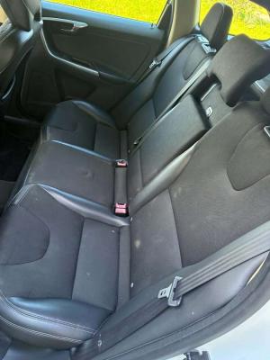 Balts Volvo XC60 2011 Panevēža, ar dzinēja tilpumu 1.98 L un nobraukumu 298 tūkst. km par 6300 €, foto 13 vietnē AUTOMOTO.COM.LV