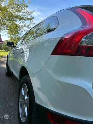 Balts Volvo XC60 2011 Panevēža, ar dzinēja tilpumu 1.98 L un nobraukumu 298 tūkst. km par 6300 €, foto 15 vietnē AUTOMOTO.COM.LV