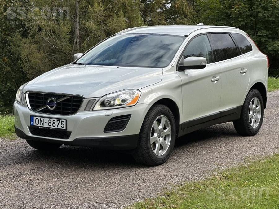 White Volvo XC60 2011 in Talsi, with an engine capacity of 2.40 L and mileage of 243 thousand km for 10470 €, photo 1 on AUTOMOTO.COM.LV