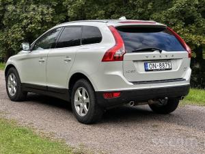 White Volvo XC60 2011 in Talsi, with an engine capacity of 2.40 L and mileage of 243 thousand km for 10470 €, photo 3 on AUTOMOTO.COM.LV