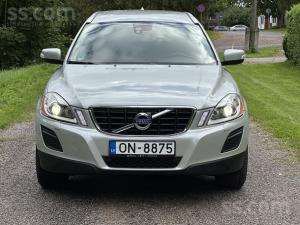 White Volvo XC60 2011 in Talsi, with an engine capacity of 2.40 L and mileage of 243 thousand km for 10470 €, photo 7 on AUTOMOTO.COM.LV