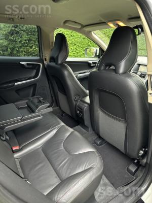 White Volvo XC60 2011 in Talsi, with an engine capacity of 2.40 L and mileage of 243 thousand km for 10470 €, photo 22 on AUTOMOTO.COM.LV