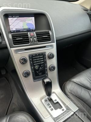 White Volvo XC60 2011 in Talsi, with an engine capacity of 2.40 L and mileage of 243 thousand km for 10470 €, photo 28 on AUTOMOTO.COM.LV