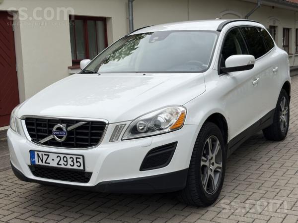 Balts Volvo XC60 2011 Jelgava, ar dzinēja tilpumu 2.00 L un nobraukumu 229 tūkst. km par 7950 €, foto 3 vietnē AUTOMOTO.COM.LV