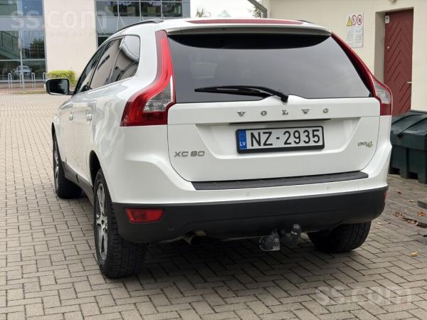 Balts Volvo XC60 2011 Jelgava, ar dzinēja tilpumu 2.00 L un nobraukumu 229 tūkst. km par 7950 €, foto 5 vietnē AUTOMOTO.COM.LV