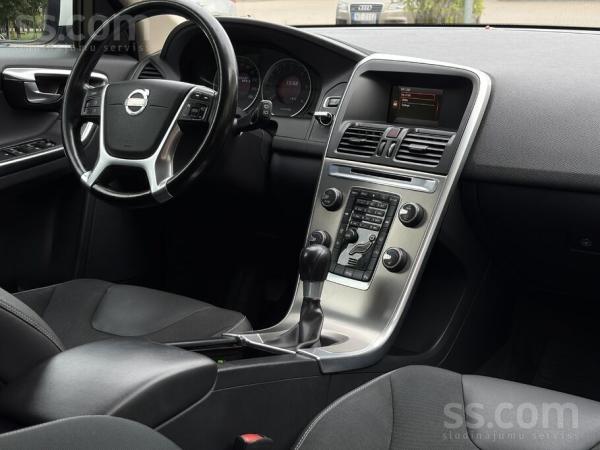 Balts Volvo XC60 2011 Jelgava, ar dzinēja tilpumu 2.00 L un nobraukumu 229 tūkst. km par 7950 €, foto 8 vietnē AUTOMOTO.COM.LV