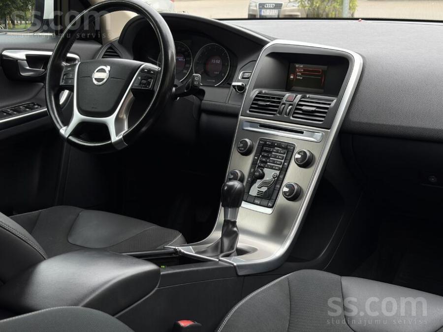 Balts Volvo XC60 2011 Jelgava, ar dzinēja tilpumu 2.00 L un nobraukumu 229 tūkst. km par 7950 €, foto 8 vietnē AUTOMOTO.COM.LV