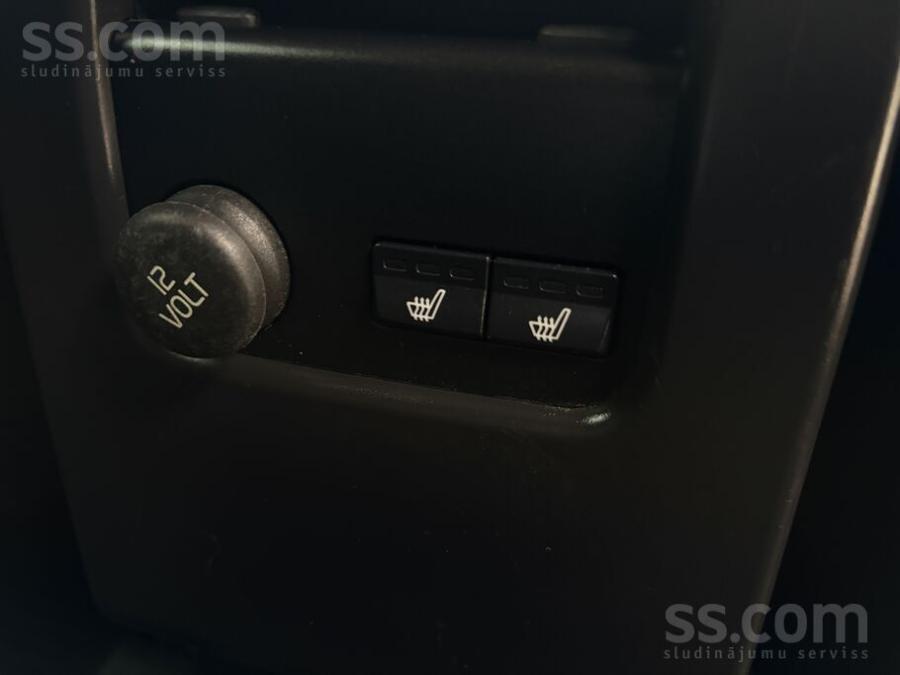 Balts Volvo XC60 2011 Jelgava, ar dzinēja tilpumu 2.00 L un nobraukumu 229 tūkst. km par 7950 €, foto 9 vietnē AUTOMOTO.COM.LV
