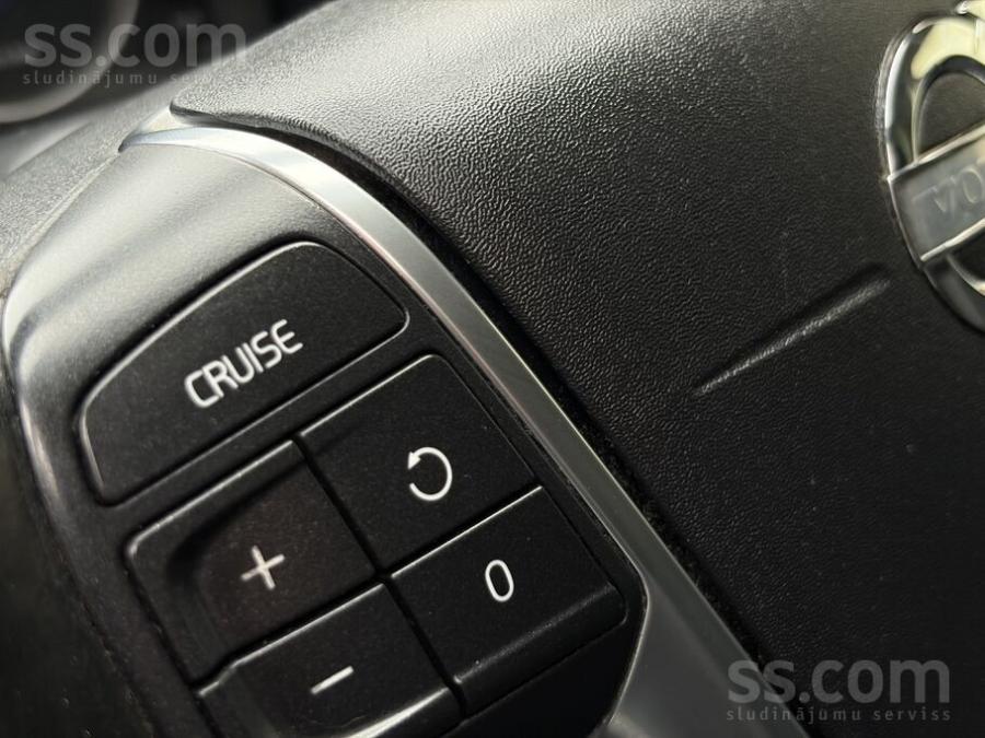 Balts Volvo XC60 2011 Jelgava, ar dzinēja tilpumu 2.00 L un nobraukumu 229 tūkst. km par 7950 €, foto 10 vietnē AUTOMOTO.COM.LV