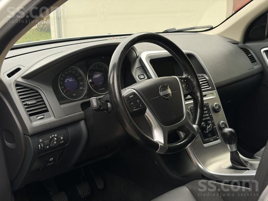 Balts Volvo XC60 2011 Jelgava, ar dzinēja tilpumu 2.00 L un nobraukumu 229 tūkst. km par 7950 €, foto 17 vietnē AUTOMOTO.COM.LV