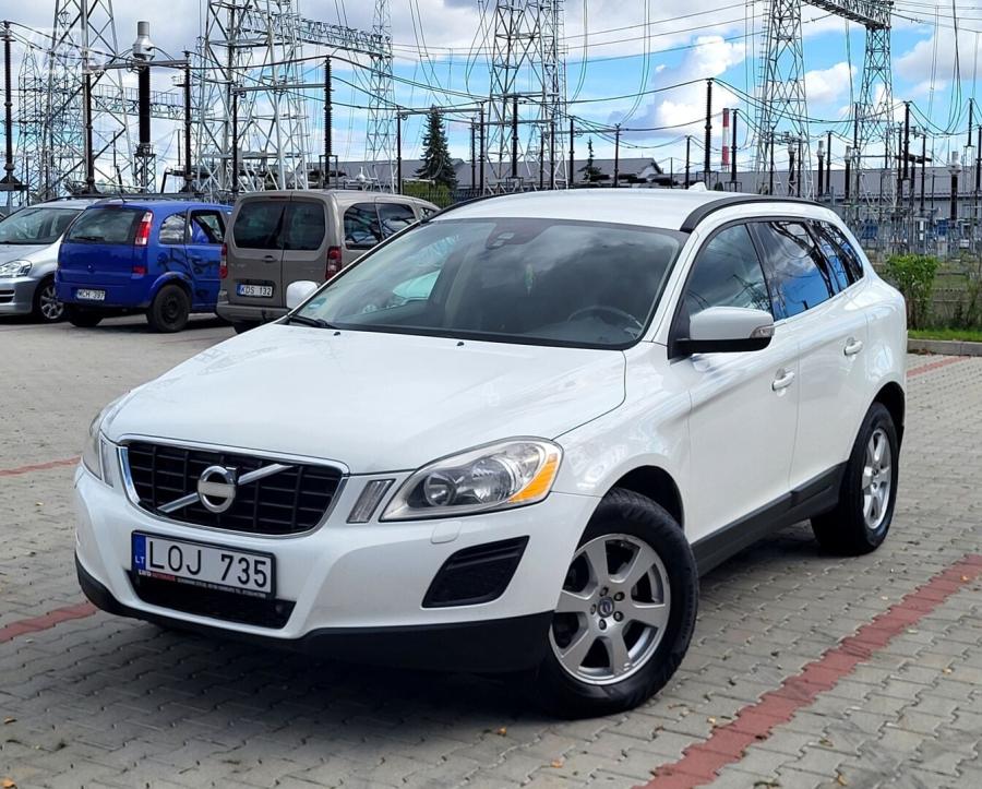Balts Volvo XC60 2011 Šauļi, ar dzinēja tilpumu 2.00 L un nobraukumu 340 tūkst. km par 4850 €, foto 1 vietnē AUTOMOTO.COM.LV