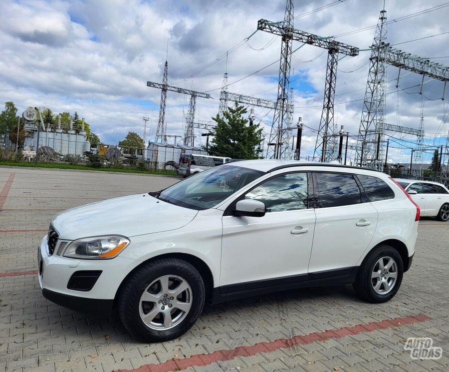 Balts Volvo XC60 2011 Šauļi, ar dzinēja tilpumu 2.00 L un nobraukumu 340 tūkst. km par 4850 €, foto 5 vietnē AUTOMOTO.COM.LV