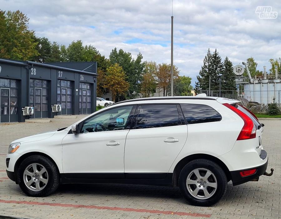Balts Volvo XC60 2011 Šauļi, ar dzinēja tilpumu 2.00 L un nobraukumu 340 tūkst. km par 4850 €, foto 6 vietnē AUTOMOTO.COM.LV