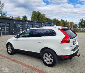 Balts Volvo XC60 2011 Šauļi, ar dzinēja tilpumu 2.00 L un nobraukumu 340 tūkst. km par 4850 €, foto 10 vietnē AUTOMOTO.COM.LV