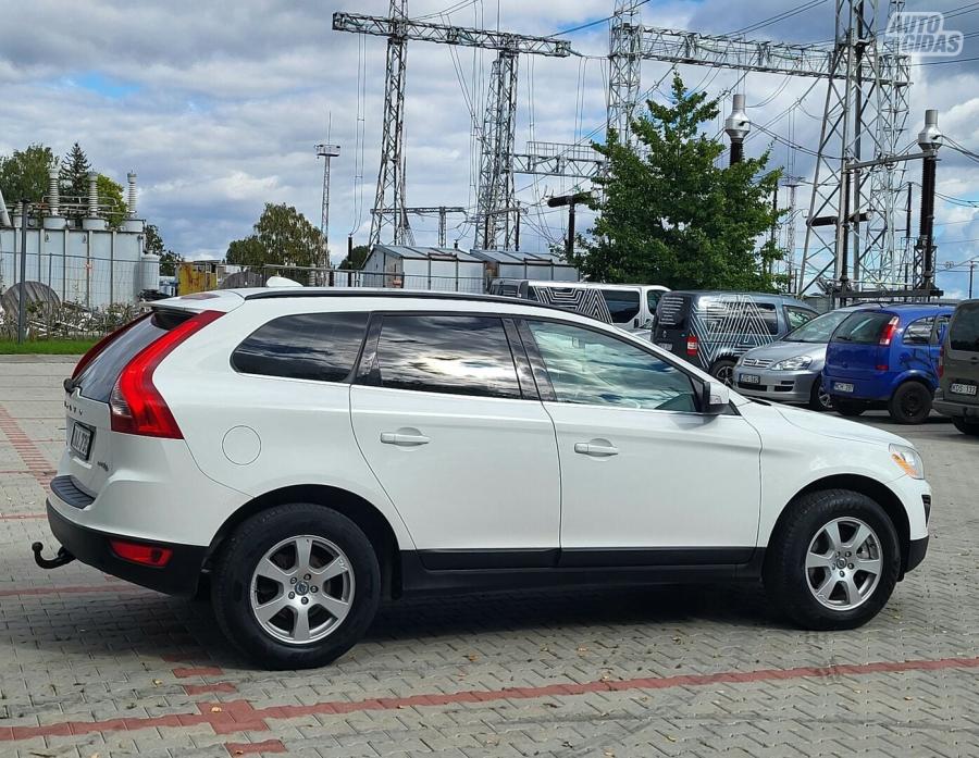 Balts Volvo XC60 2011 Šauļi, ar dzinēja tilpumu 2.00 L un nobraukumu 340 tūkst. km par 4850 €, foto 14 vietnē AUTOMOTO.COM.LV