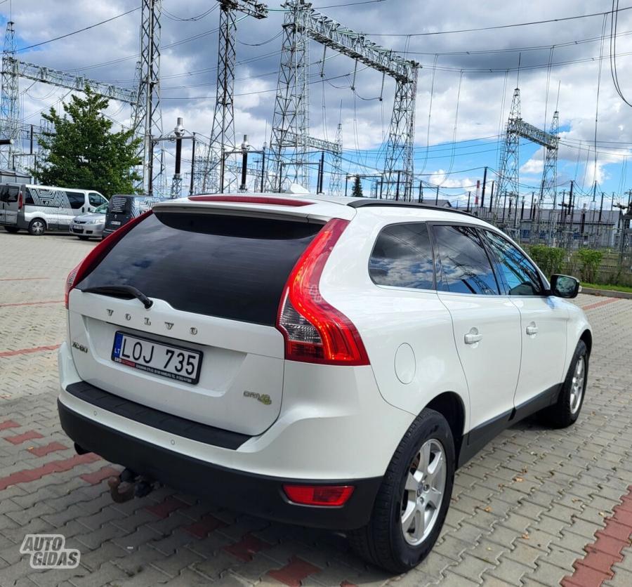 Balts Volvo XC60 2011 Šauļi, ar dzinēja tilpumu 2.00 L un nobraukumu 340 tūkst. km par 4850 €, foto 15 vietnē AUTOMOTO.COM.LV