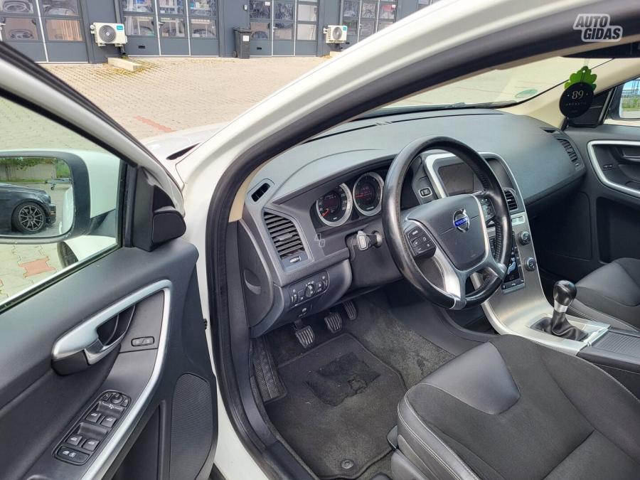Balts Volvo XC60 2011 Šauļi, ar dzinēja tilpumu 2.00 L un nobraukumu 340 tūkst. km par 4850 €, foto 22 vietnē AUTOMOTO.COM.LV