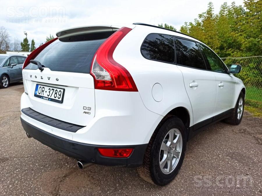 White Volvo XC60 2011 in Daugavpils, with an engine capacity of 2.40 L and mileage of 0 thousand km for 8800 €, photo 6 on AUTOMOTO.COM.LV