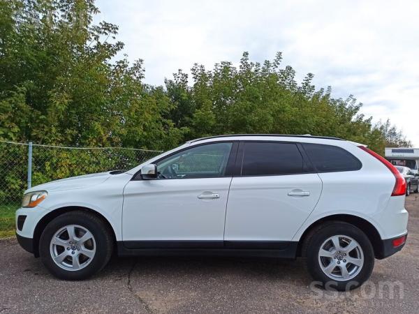 Balts Volvo XC60 2011 Daugavpils, ar dzinēja tilpumu 2.40 L un nobraukumu 0 tūkst. km par 8800 €, foto 9 vietnē AUTOMOTO.COM.LV