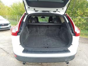 White Volvo XC60 2011 in Daugavpils, with an engine capacity of 2.40 L and mileage of 0 thousand km for 8800 €, photo 10 on AUTOMOTO.COM.LV