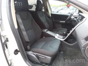 White Volvo XC60 2011 in Daugavpils, with an engine capacity of 2.40 L and mileage of 0 thousand km for 8800 €, photo 20 on AUTOMOTO.COM.LV