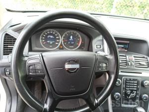White Volvo XC60 2011 in Daugavpils, with an engine capacity of 2.40 L and mileage of 0 thousand km for 8800 €, photo 23 on AUTOMOTO.COM.LV