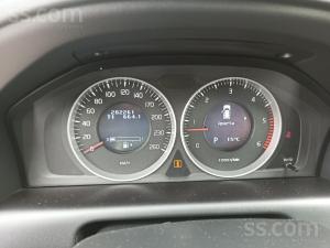 White Volvo XC60 2011 in Daugavpils, with an engine capacity of 2.40 L and mileage of 0 thousand km for 8800 €, photo 24 on AUTOMOTO.COM.LV