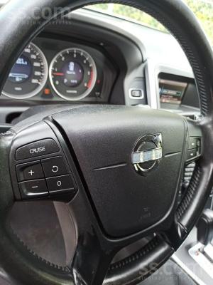 White Volvo XC60 2011 in Daugavpils, with an engine capacity of 2.40 L and mileage of 0 thousand km for 8800 €, photo 27 on AUTOMOTO.COM.LV