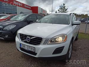 White Volvo XC60 2011 in Daugavpils, with an engine capacity of 2.40 L and mileage of 0 thousand km for 8800 €, photo 33 on AUTOMOTO.COM.LV