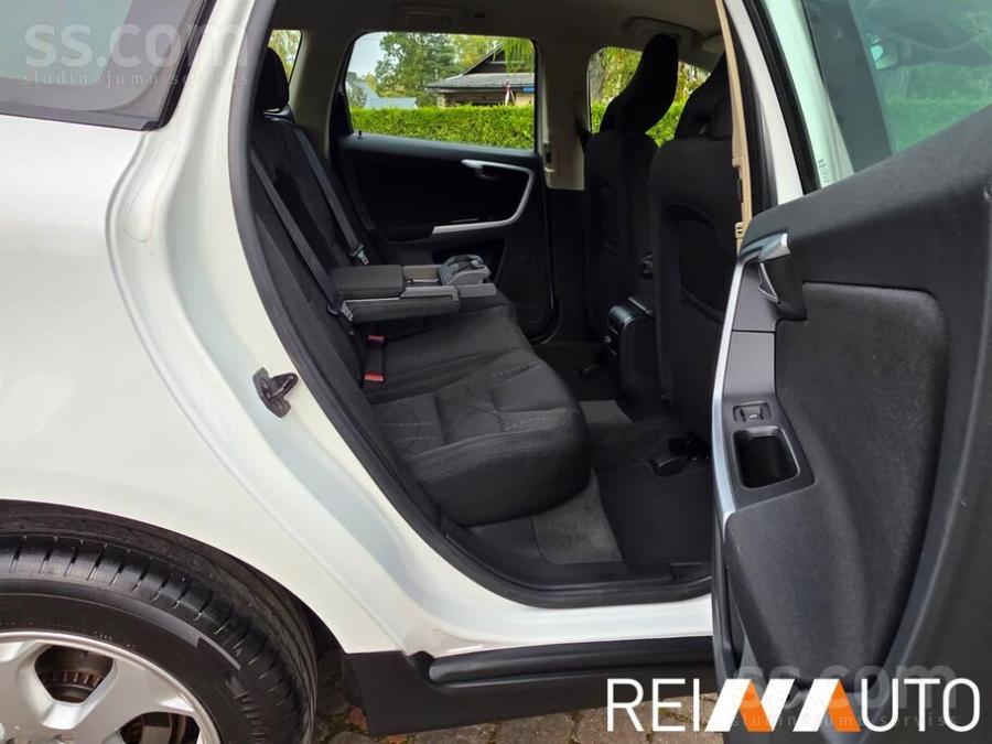 Белый Вольво ХС60 2011 в Рига, объемом двигателя 2.00 л и пробегом 299 тыс. км за 8950 €, фото 17 на AUTOMOTO.COM.LV