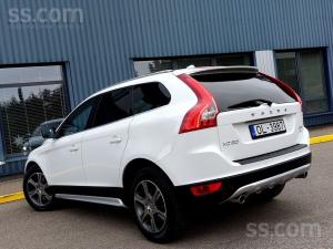 White Volvo XC60 2011 in Riga, with an engine capacity of 2.40 L and mileage of 241 thousand km for 9980 €, photo 5 on AUTOMOTO.COM.LV