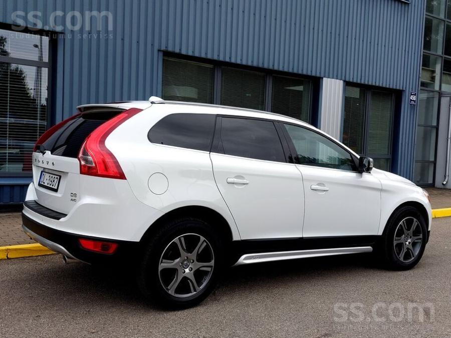 White Volvo XC60 2011 in Riga, with an engine capacity of 2.40 L and mileage of 241 thousand km for 9980 €, photo 10 on AUTOMOTO.COM.LV