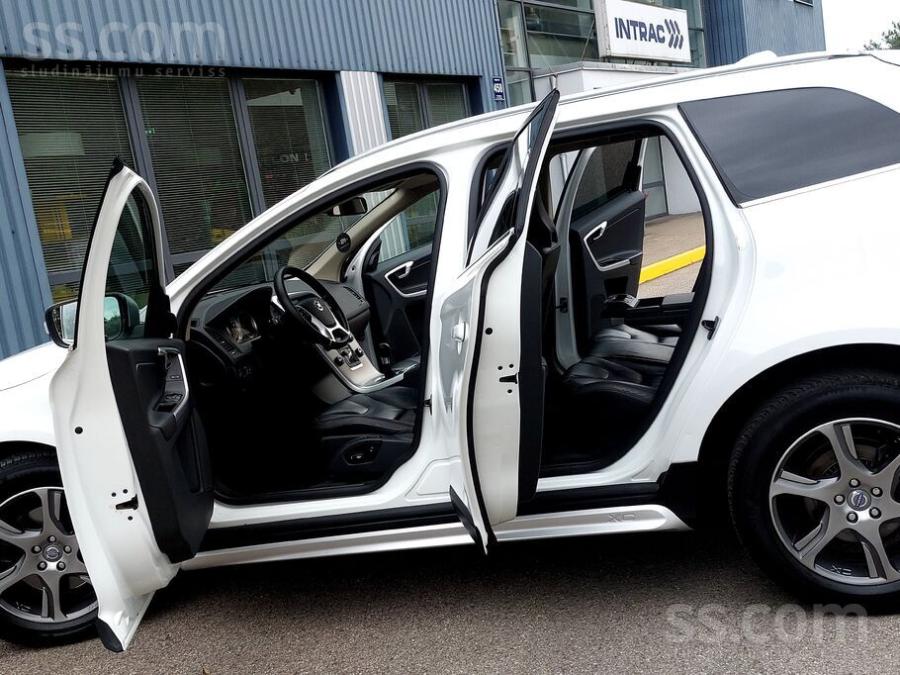 White Volvo XC60 2011 in Riga, with an engine capacity of 2.40 L and mileage of 241 thousand km for 9980 €, photo 23 on AUTOMOTO.COM.LV