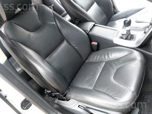White Volvo XC60 2011 in Riga, with an engine capacity of 2.40 L and mileage of 241 thousand km for 9980 €, photo 26 on AUTOMOTO.COM.LV