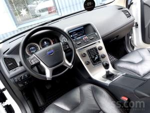 White Volvo XC60 2011 in Riga, with an engine capacity of 2.40 L and mileage of 241 thousand km for 9980 €, photo 30 on AUTOMOTO.COM.LV