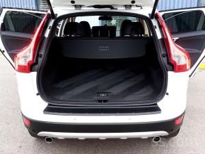 White Volvo XC60 2011 in Riga, with an engine capacity of 2.40 L and mileage of 241 thousand km for 9980 €, photo 31 on AUTOMOTO.COM.LV
