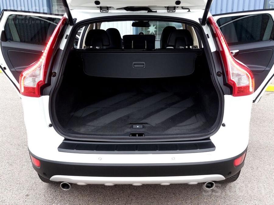 White Volvo XC60 2011 in Riga, with an engine capacity of 2.40 L and mileage of 241 thousand km for 9980 €, photo 31 on AUTOMOTO.COM.LV