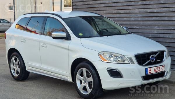 White Volvo XC60 2011 in Jelgava, with an engine capacity of 2.40 L and mileage of 225 thousand km for 8750 €, photo 1 on AUTOMOTO.COM.LV